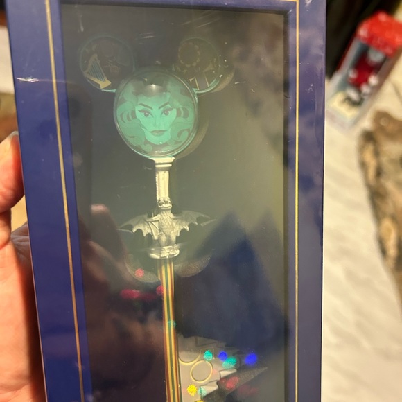 Disney | Accessories | Disney 5th Mickey The Main Attraction The ...